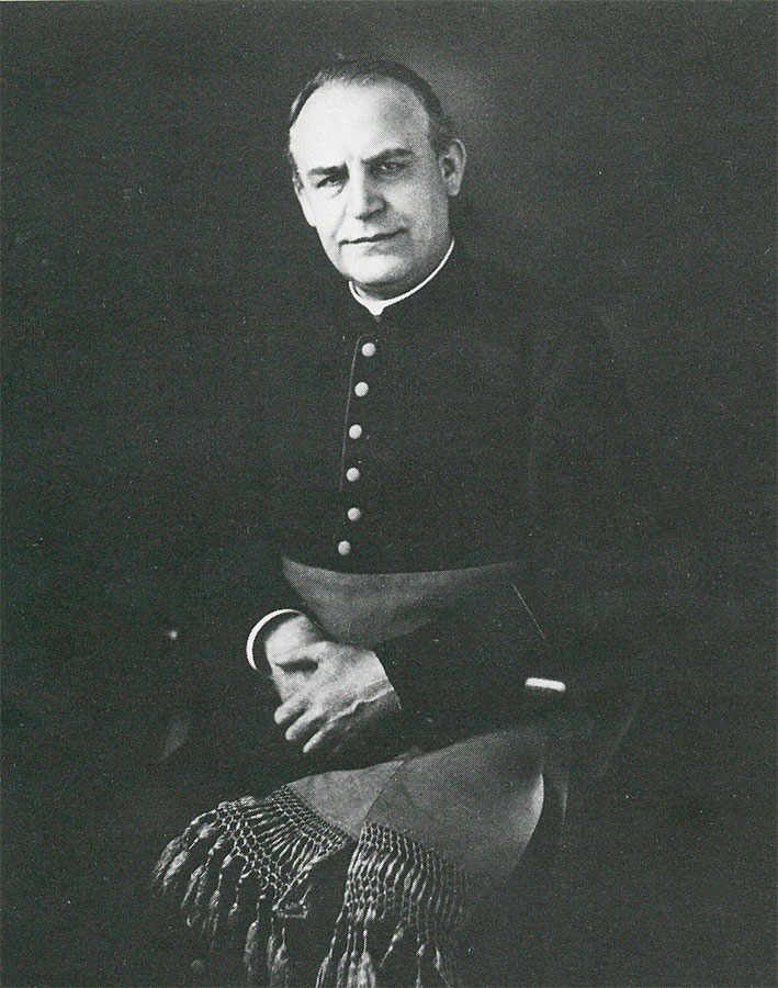 Alois Echelmeyer Pfarrer Saarbrücken. Kirche St. Michael, der ...